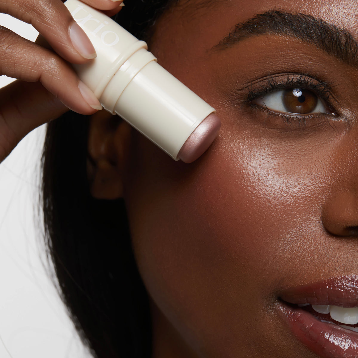 CLOUDSTICK™ HIGHLIGHTER | Trio Beauty